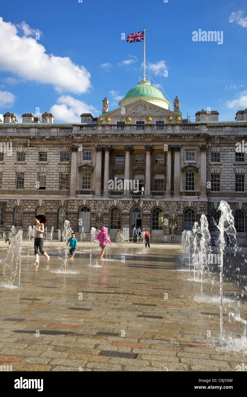 Children playing in summer sun, Edmond J. Safra Fountain Court ...