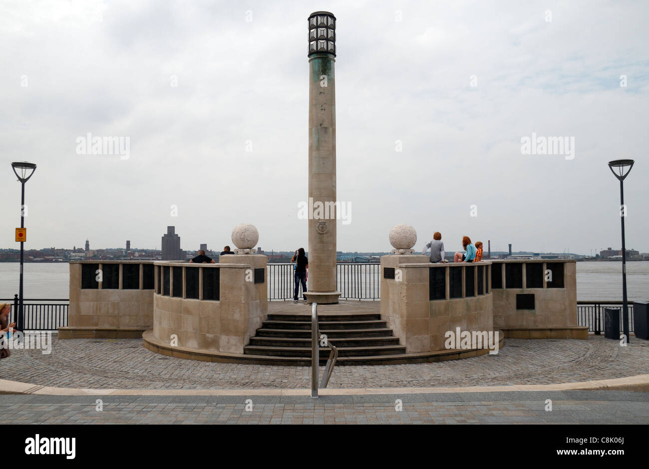 Merchant Navy Memorial Liverpool Stock Photos & Merchant Navy Memorial ...