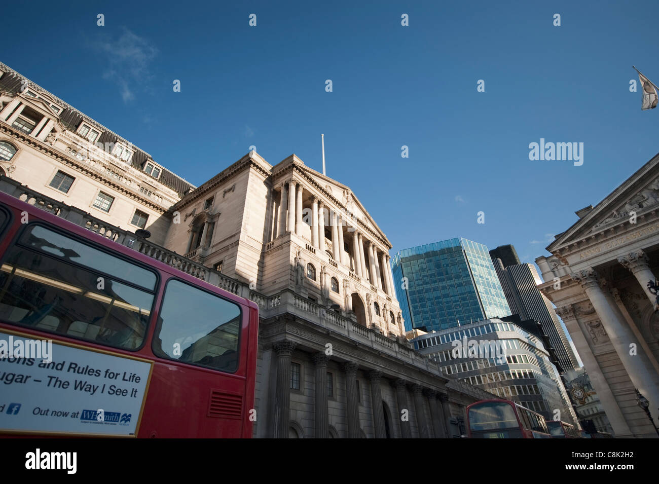 The Bank of England, Threadneedle Street, City of London Stock Photo ...