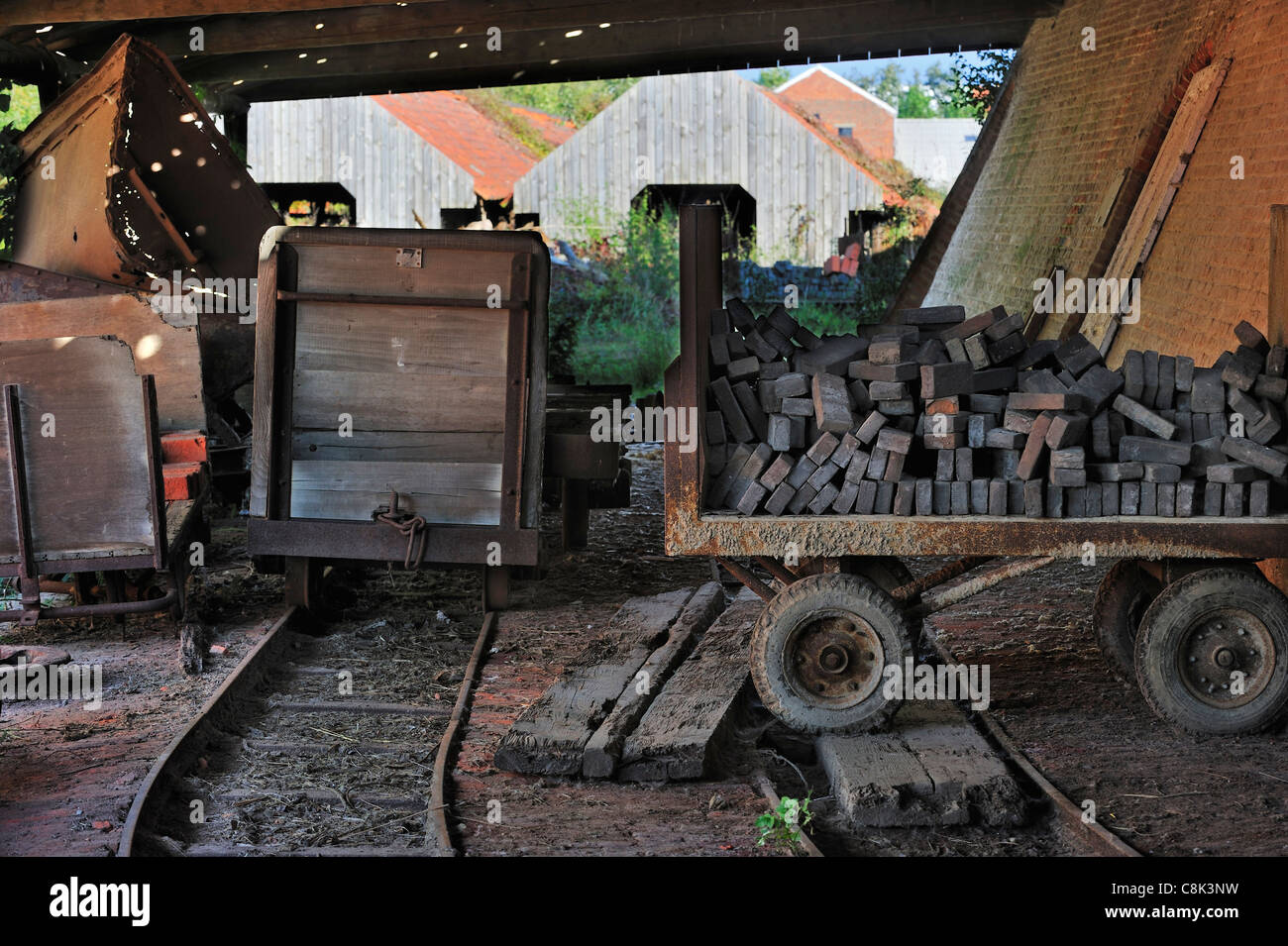 Load of bricks hi-res stock photography and images - Alamy