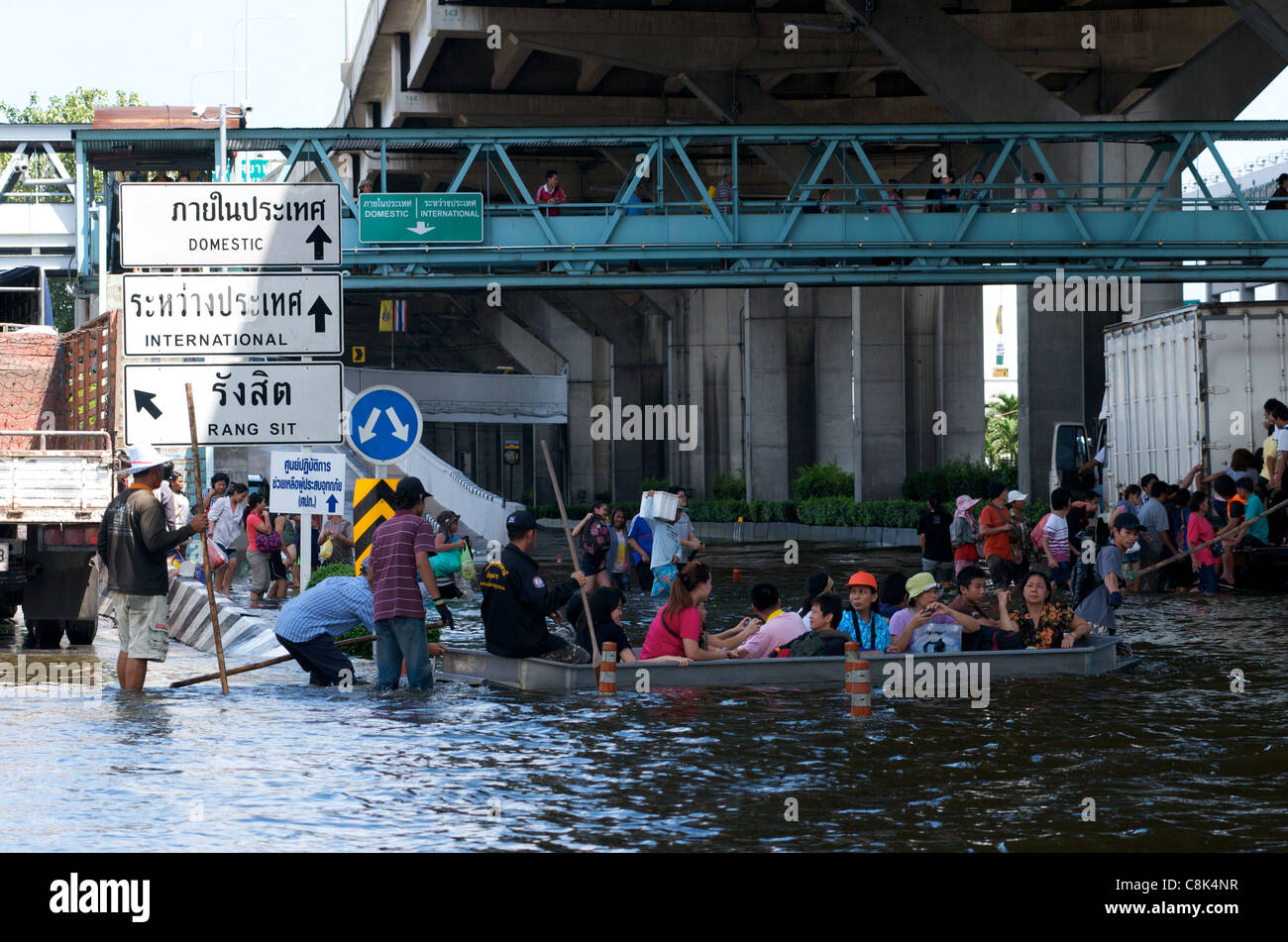Flooding victims asia hi-res stock photography and images - Alamy