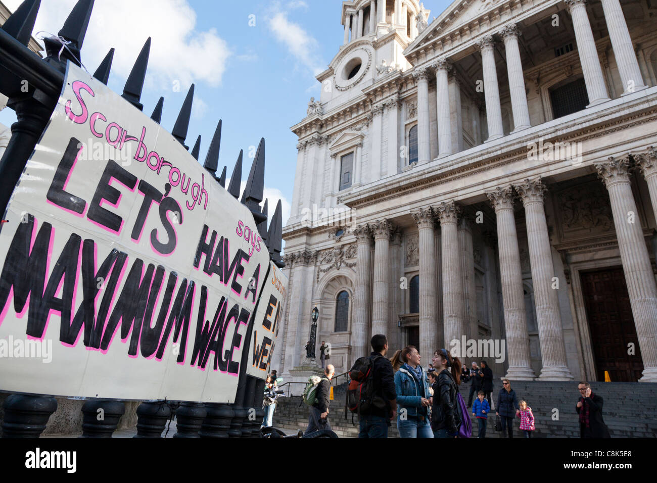Protest sign st pauls cathedral hi-res stock photography and images - Alamy