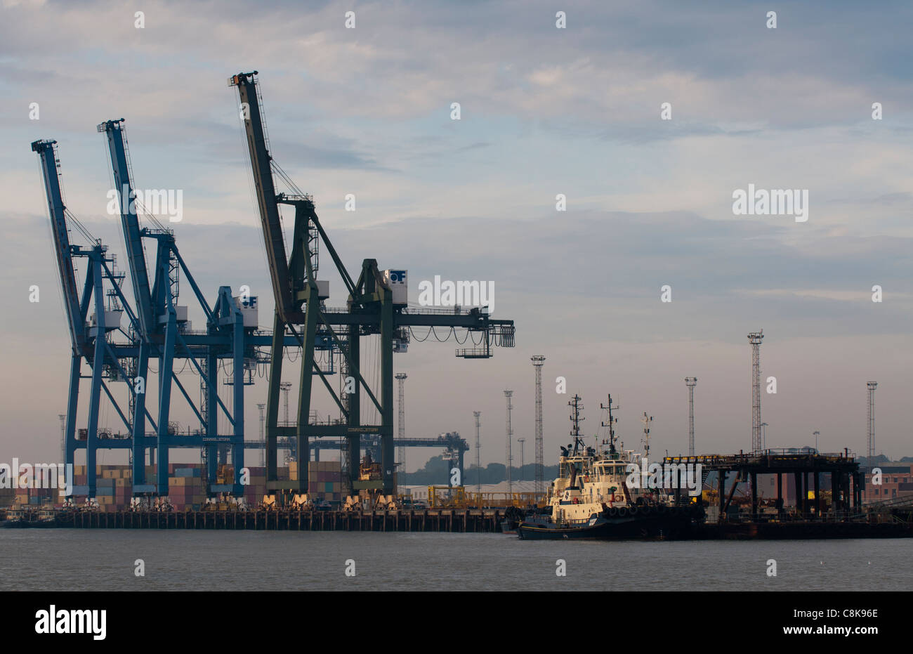 Felixstowe docks hi-res stock photography and images - Alamy