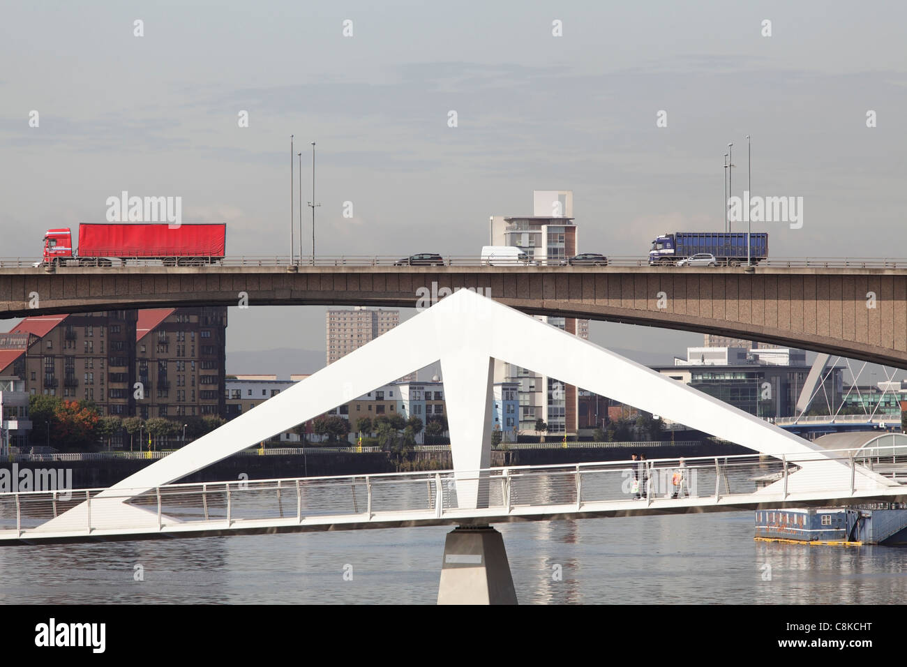 Kingston Bridge and Tradeston Pedestrian Bridge over the River Clyde ...