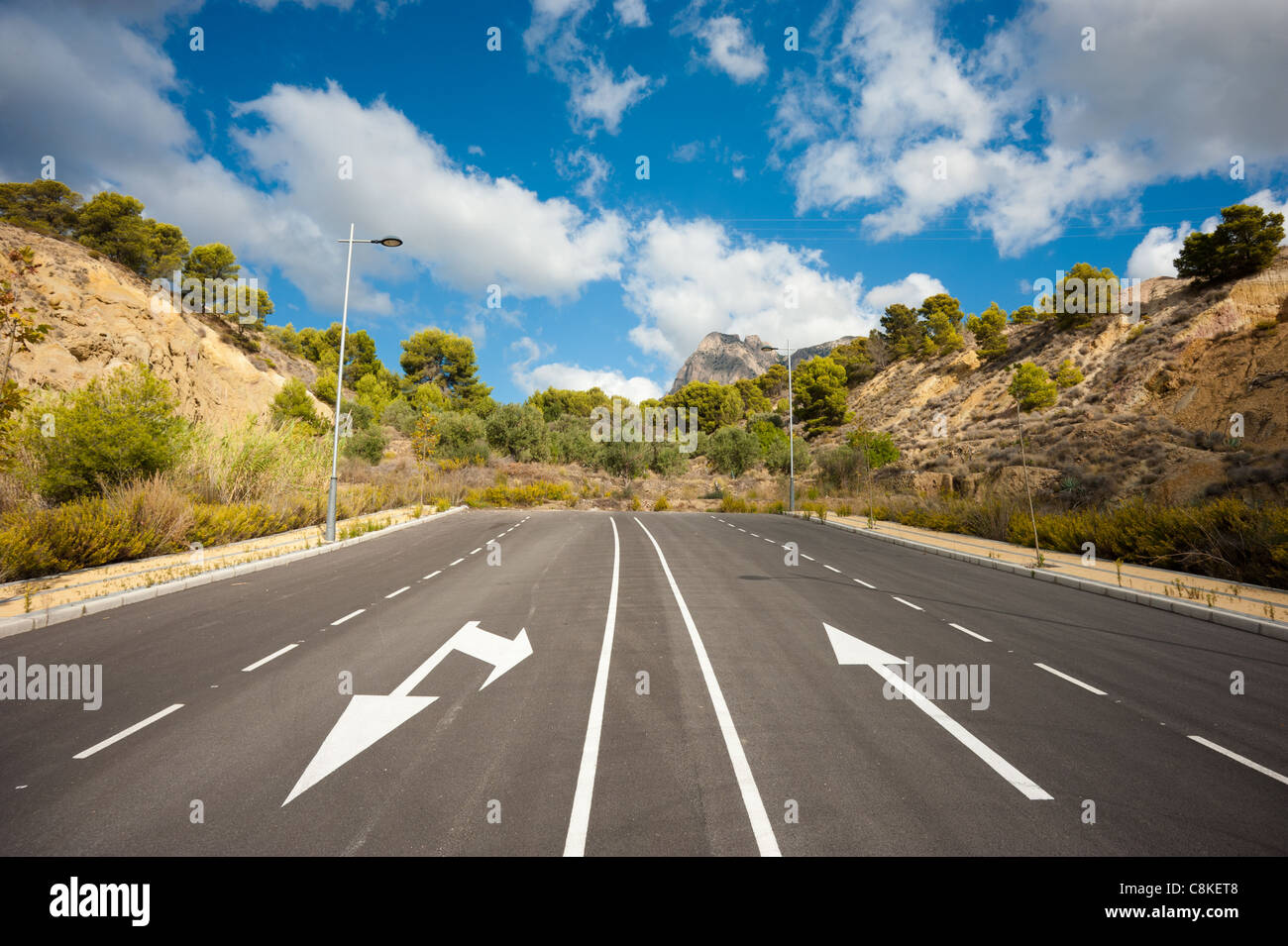 Empty street leading nowhere hi-res stock photography and images - Alamy