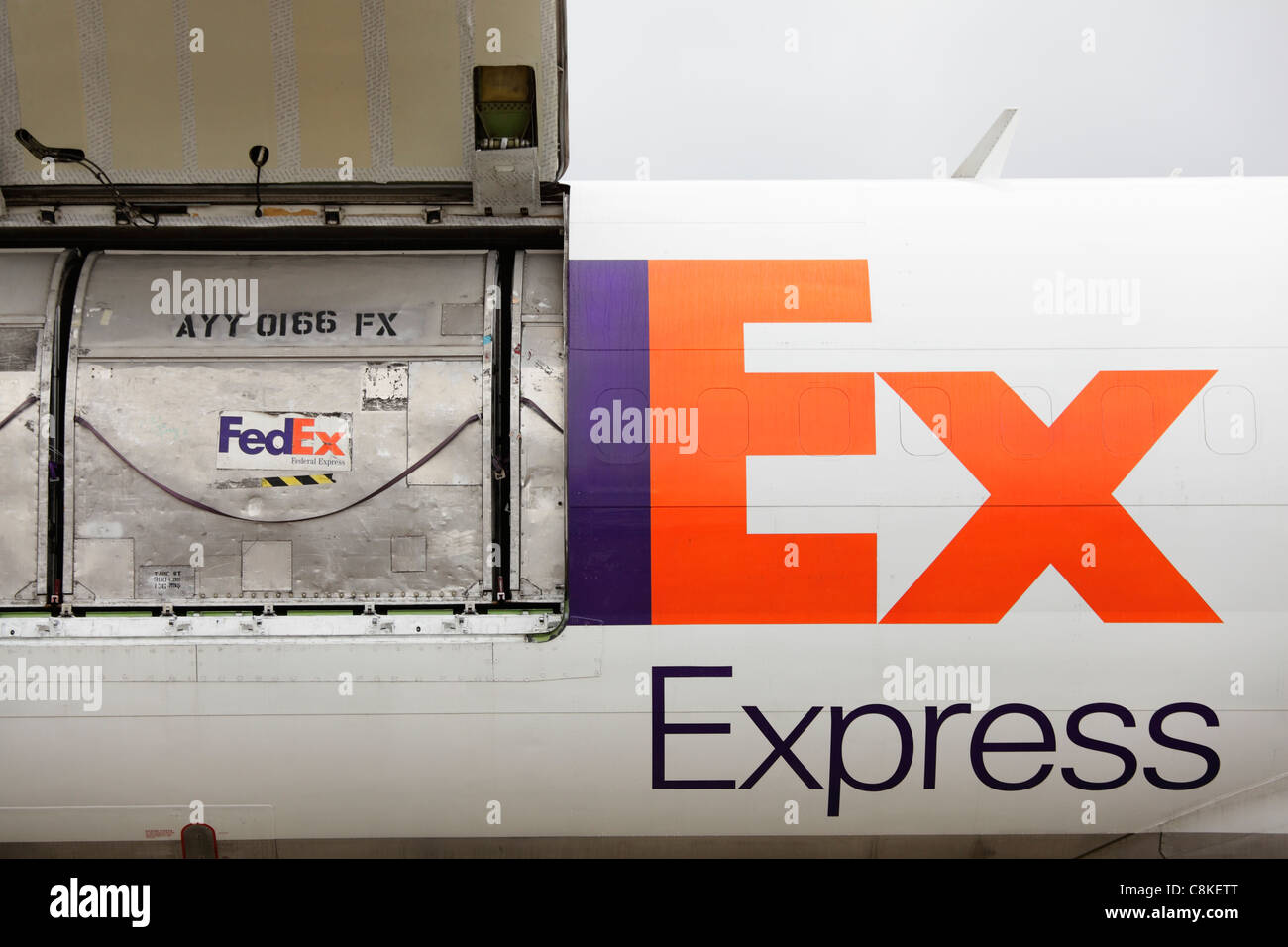 Air cargo uld container hi-res stock photography and images - Alamy