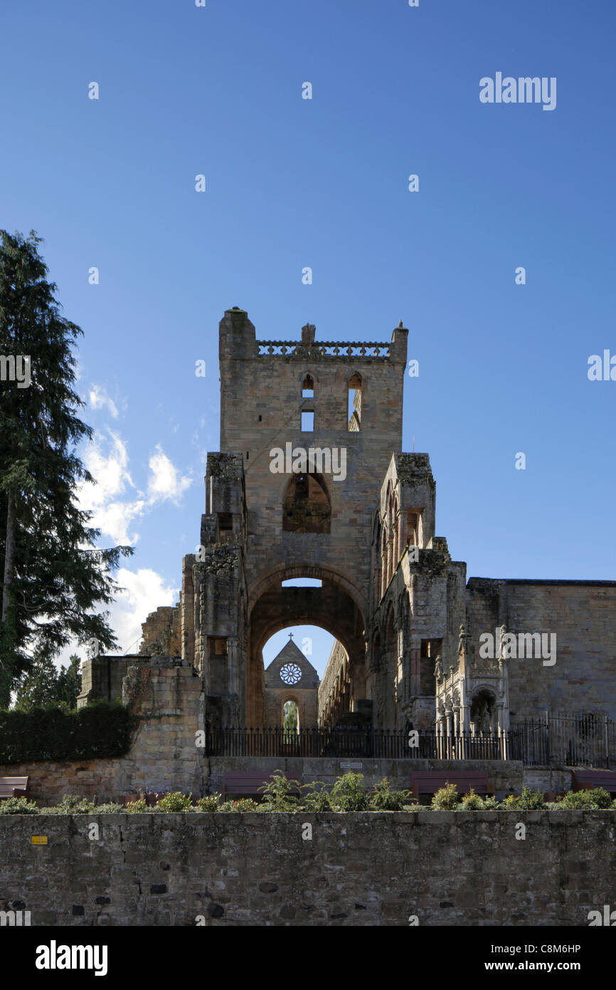 Jedburgh Abbey in the Scottish Borders Stock Photo - Alamy