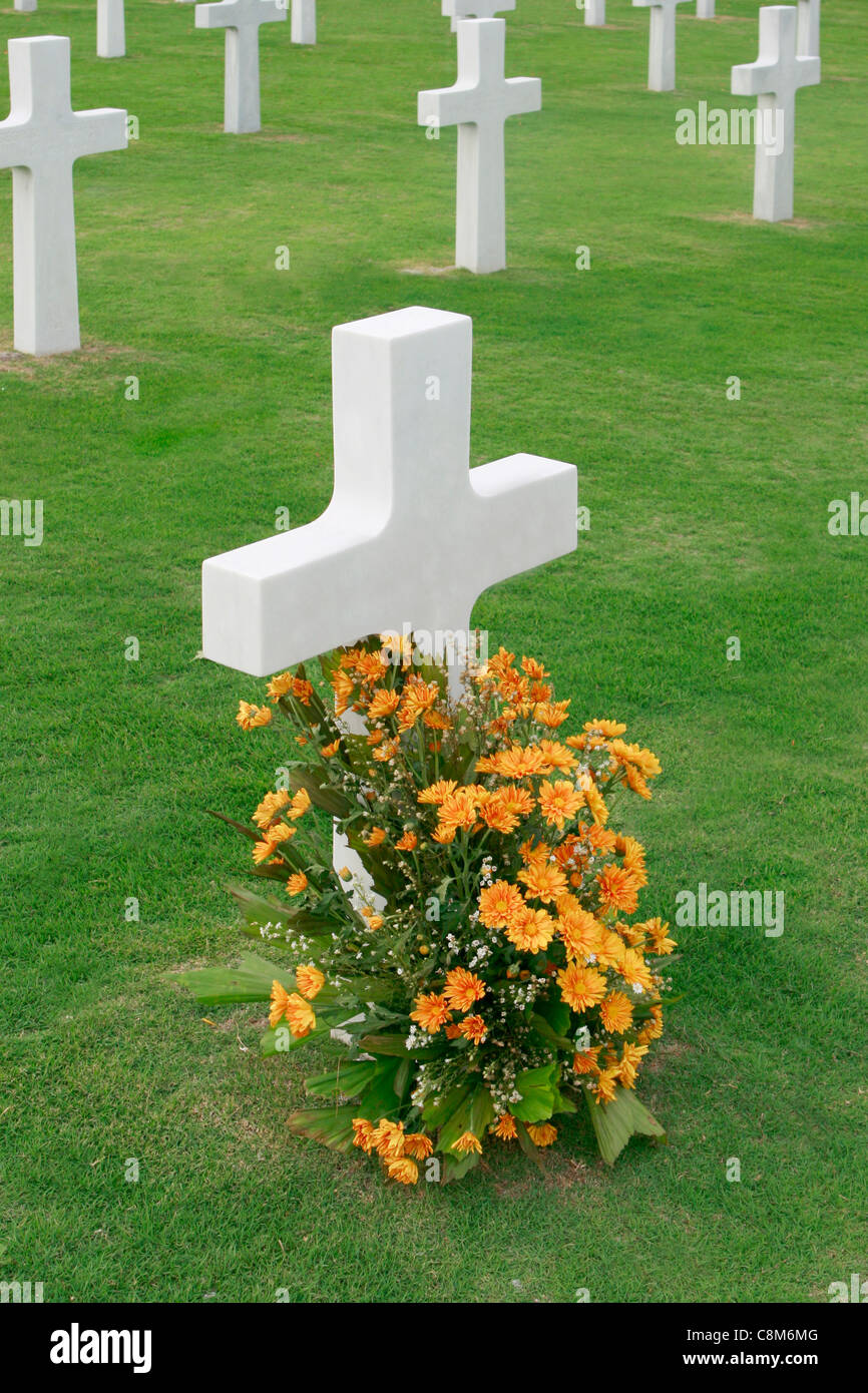 Bouquet of Flowers in a Military Cemetery Stock Photo - Alamy