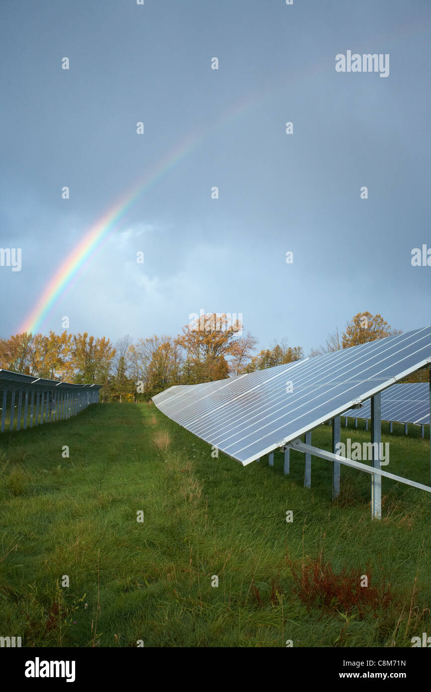 Photovoltaic array hi-res stock photography and images - Alamy