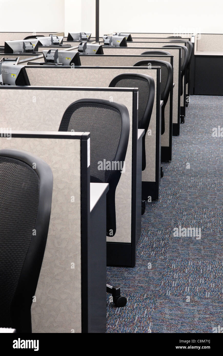 Empty office cubicles hi-res stock photography and images - Alamy