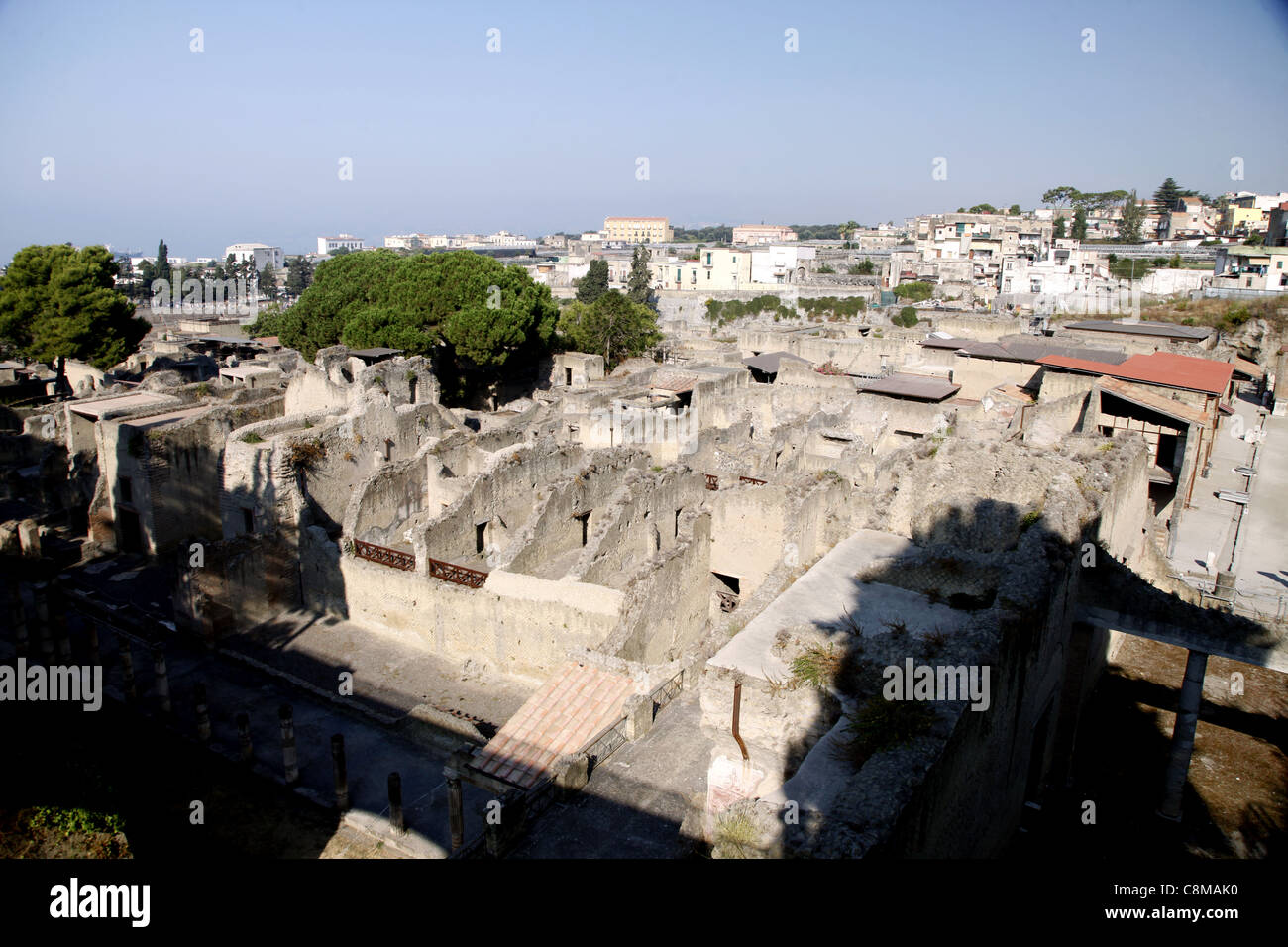 ANCIENT ROMAN STREET & BUILDINGS HERCULANEUM ITALY 18 September 2011 ...
