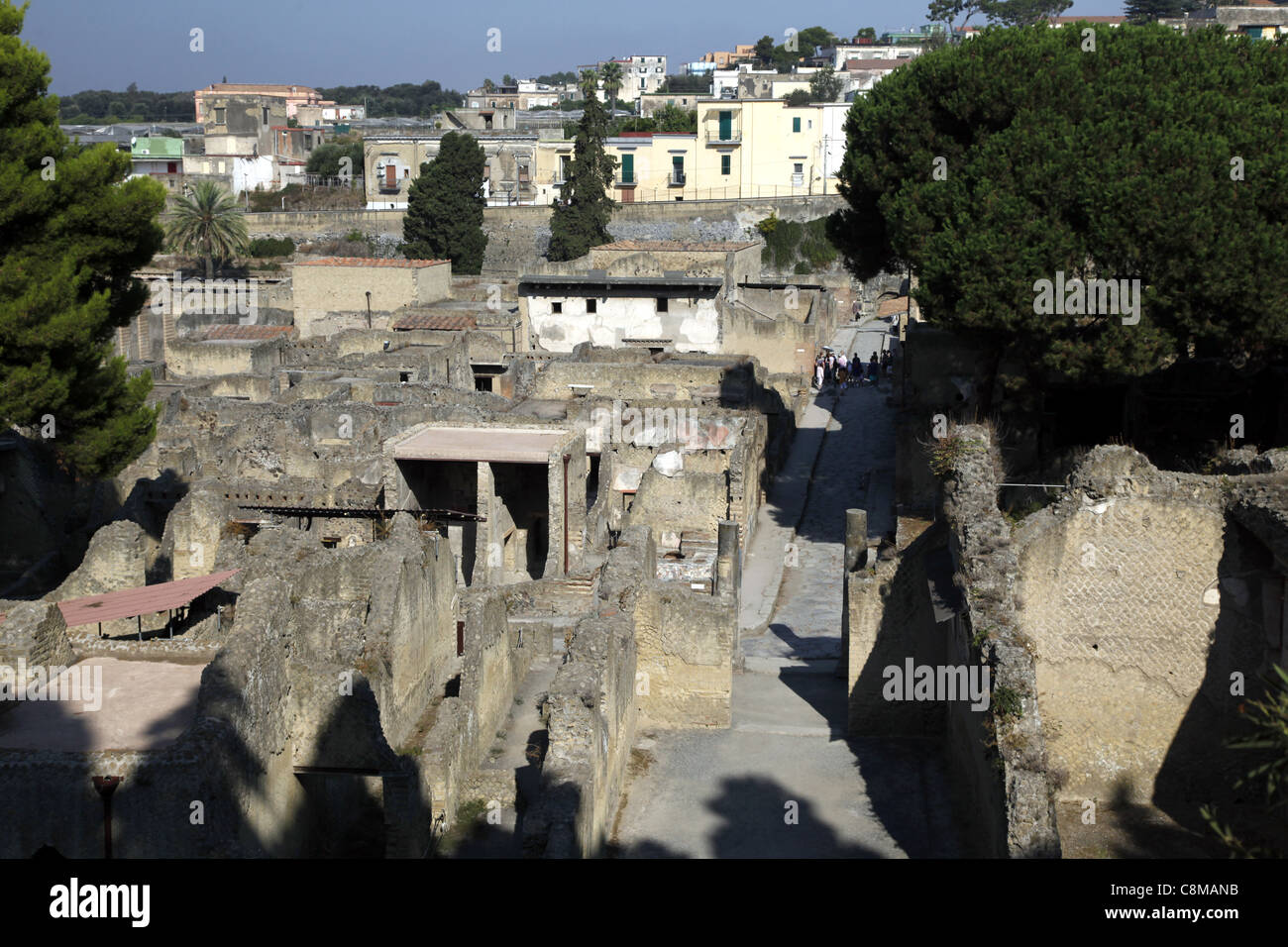 ANCIENT ROMAN STREET & BUILDINGS HERCULANEUM ITALY 18 September 2011 ...