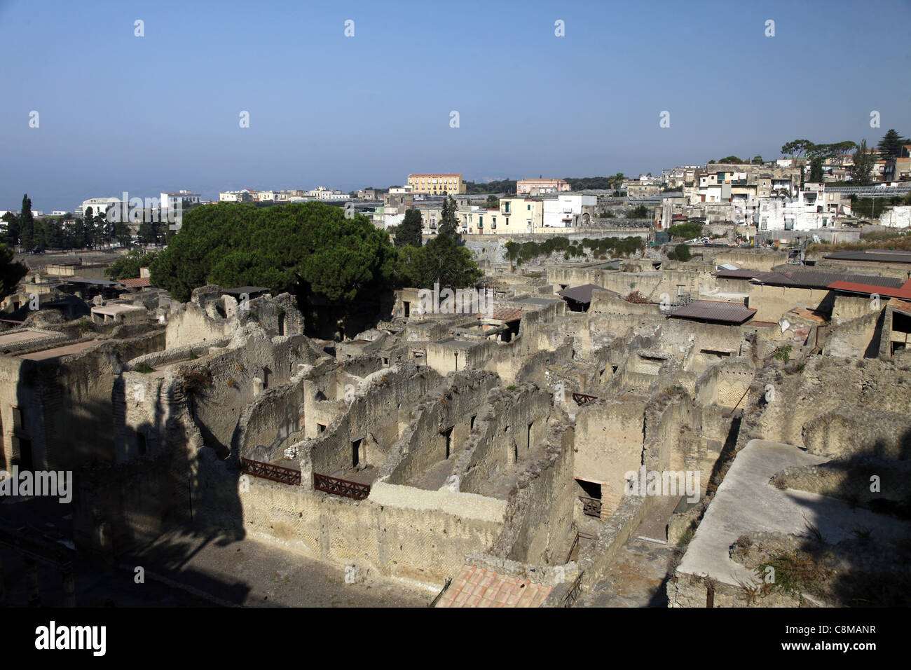 ANCIENT ROMAN STREET & BUILDINGS HERCULANEUM ITALY 18 September 2011 ...