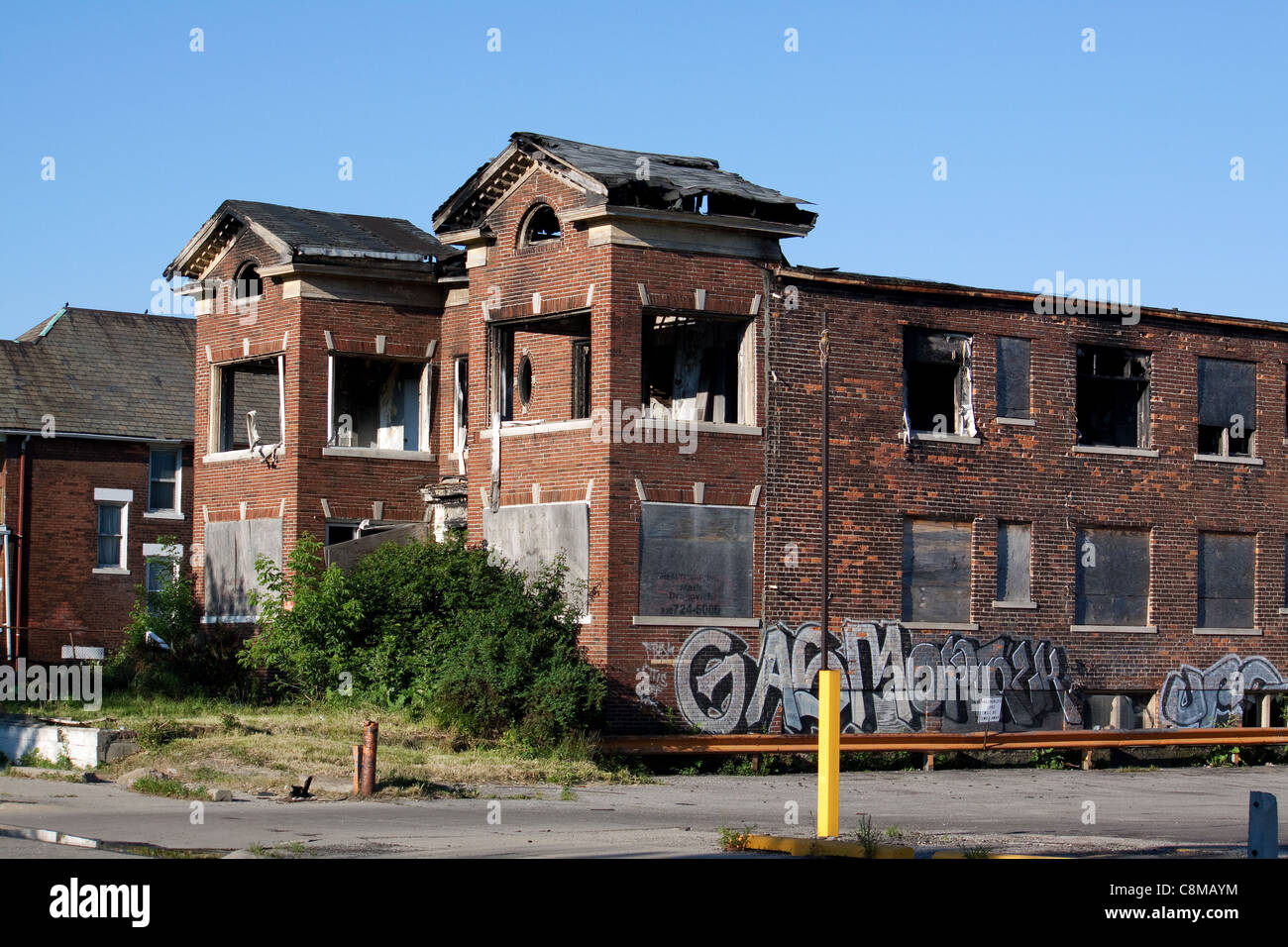 Burned vacant apartment building Detroit Michigan USA Stock Photo - Alamy