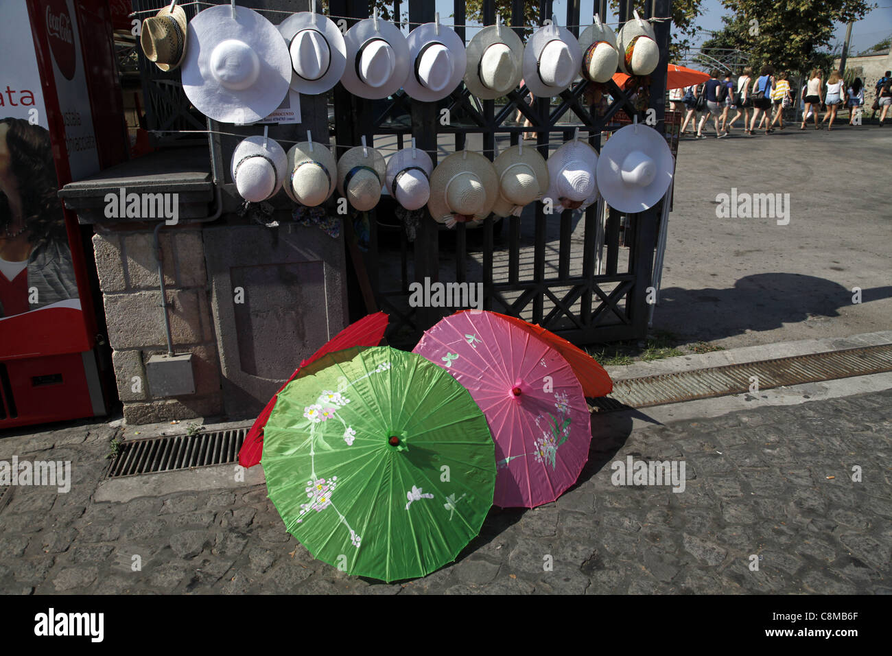 Hats and parasols hi-res stock photography and images - Alamy