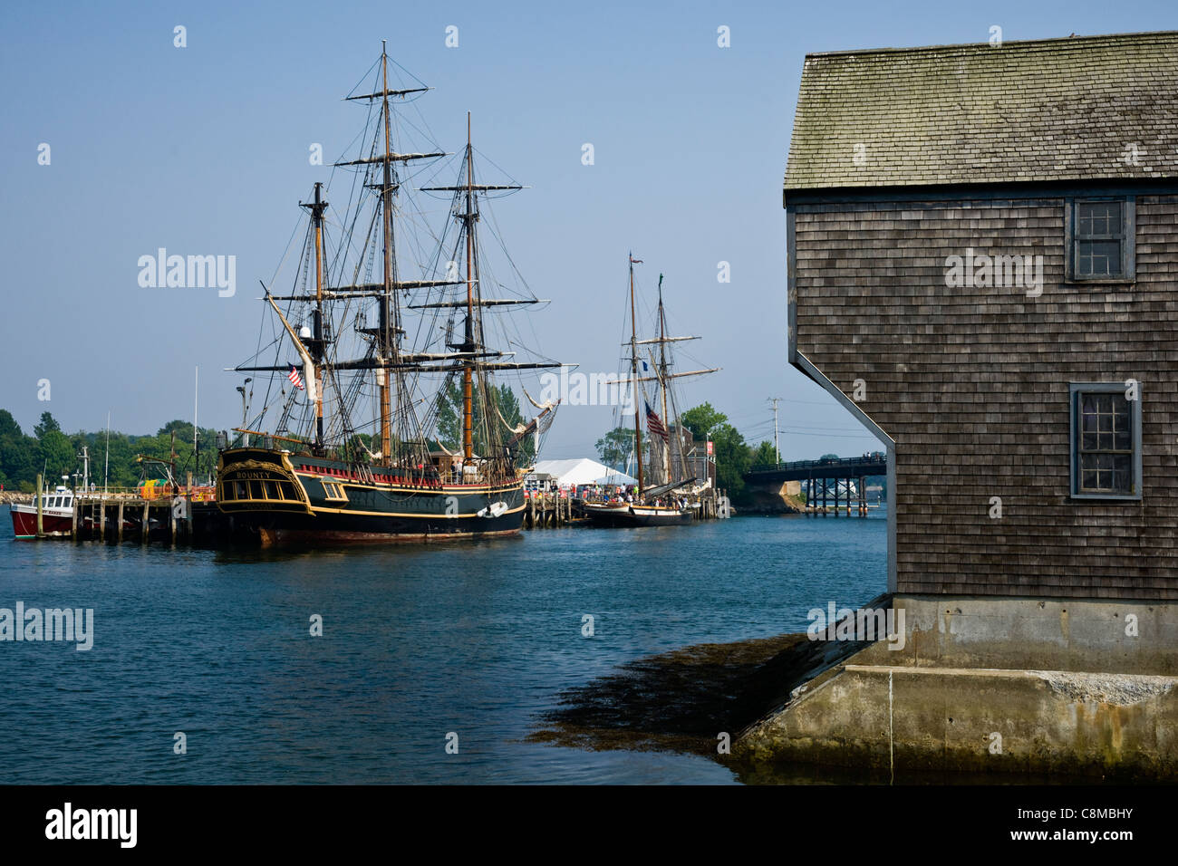 HMS Bounty Replica and Shaefe Warehouse, Portsmouth, New Hampshire ...