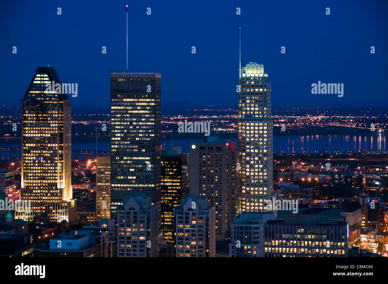 Montreal evening skyline illuminated hi-res stock photography and ...