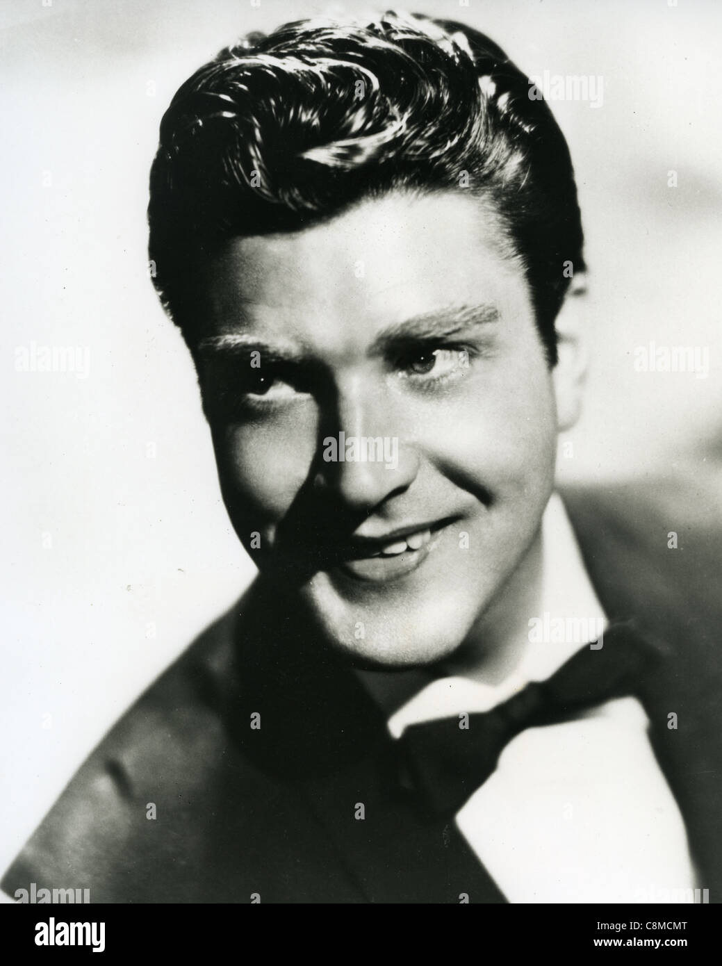 DAVID HUGHES (1929-1972) English pop singer who became moved into opera ...