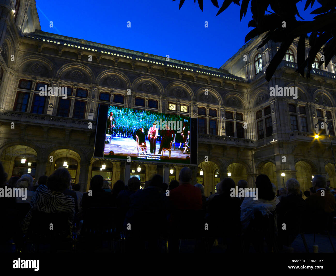 Staatsoper vienna hi-res stock photography and images - Alamy