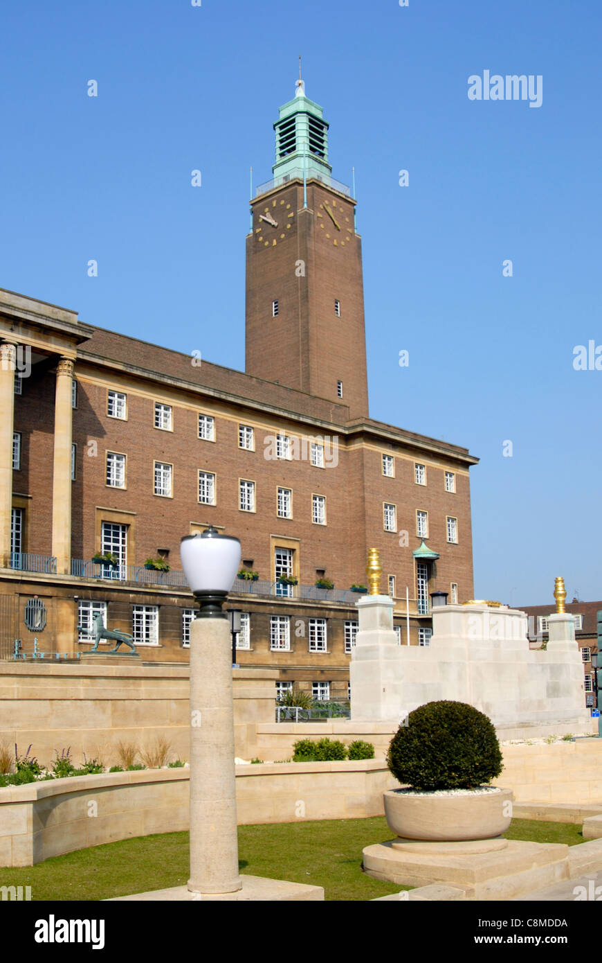 County hall norwich hi-res stock photography and images - Alamy