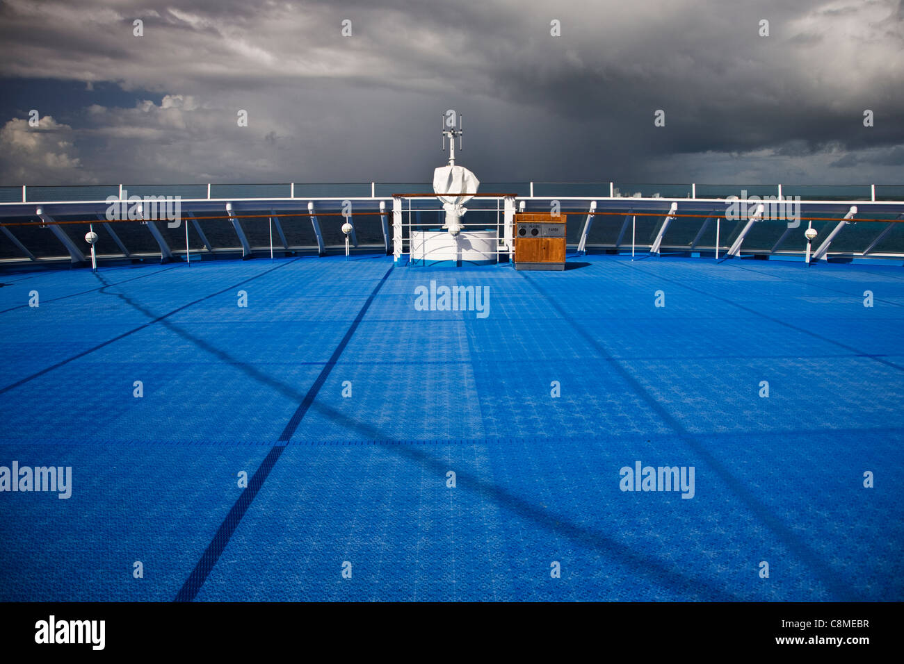 Cloudy day at sea Stock Photo - Alamy