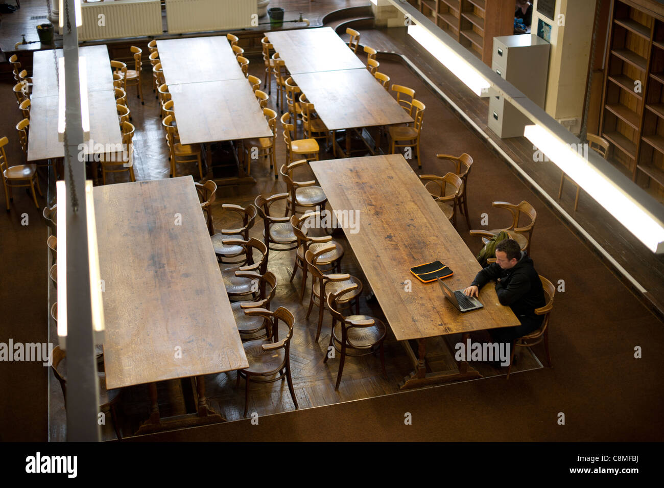 Working library hi-res stock photography and images - Alamy