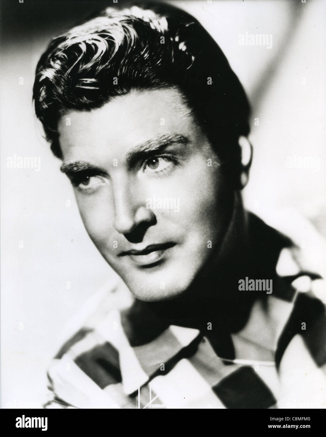 DAVID HUGHES (1929-1972) English pop singer who became moved into opera ...