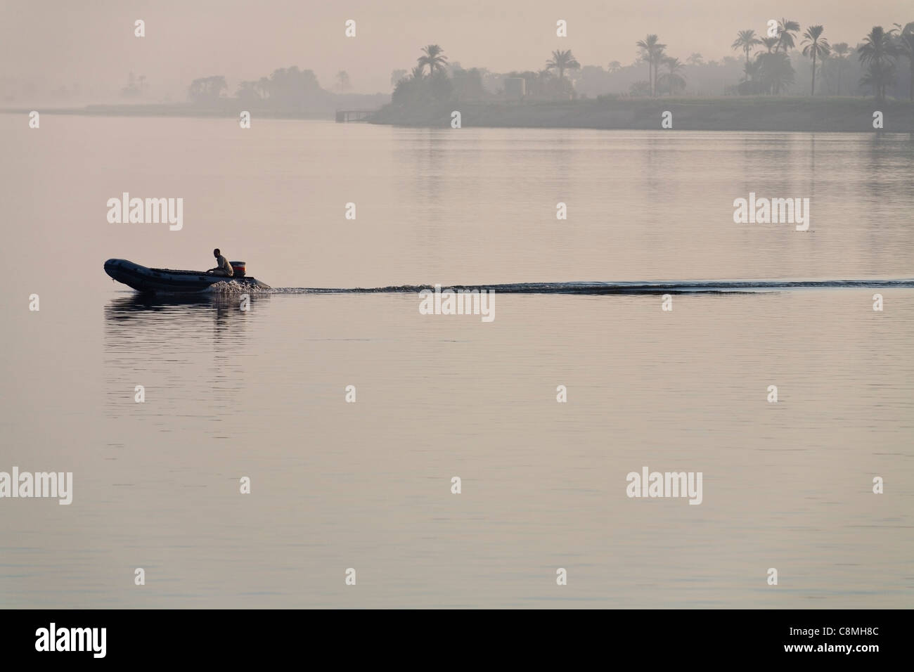 Leaving a long wake hi-res stock photography and images - Alamy