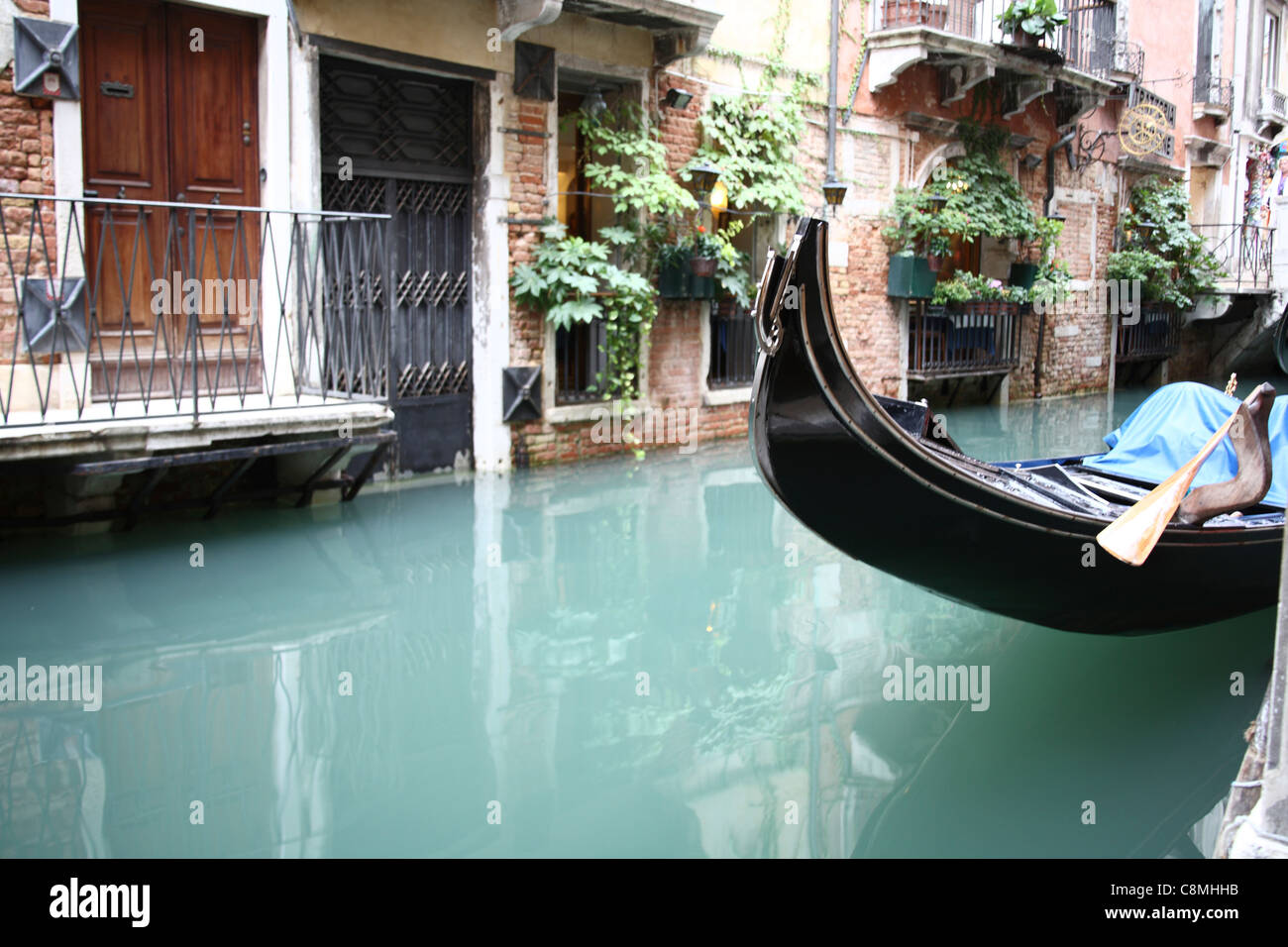 Gondola reflections hi-res stock photography and images - Alamy