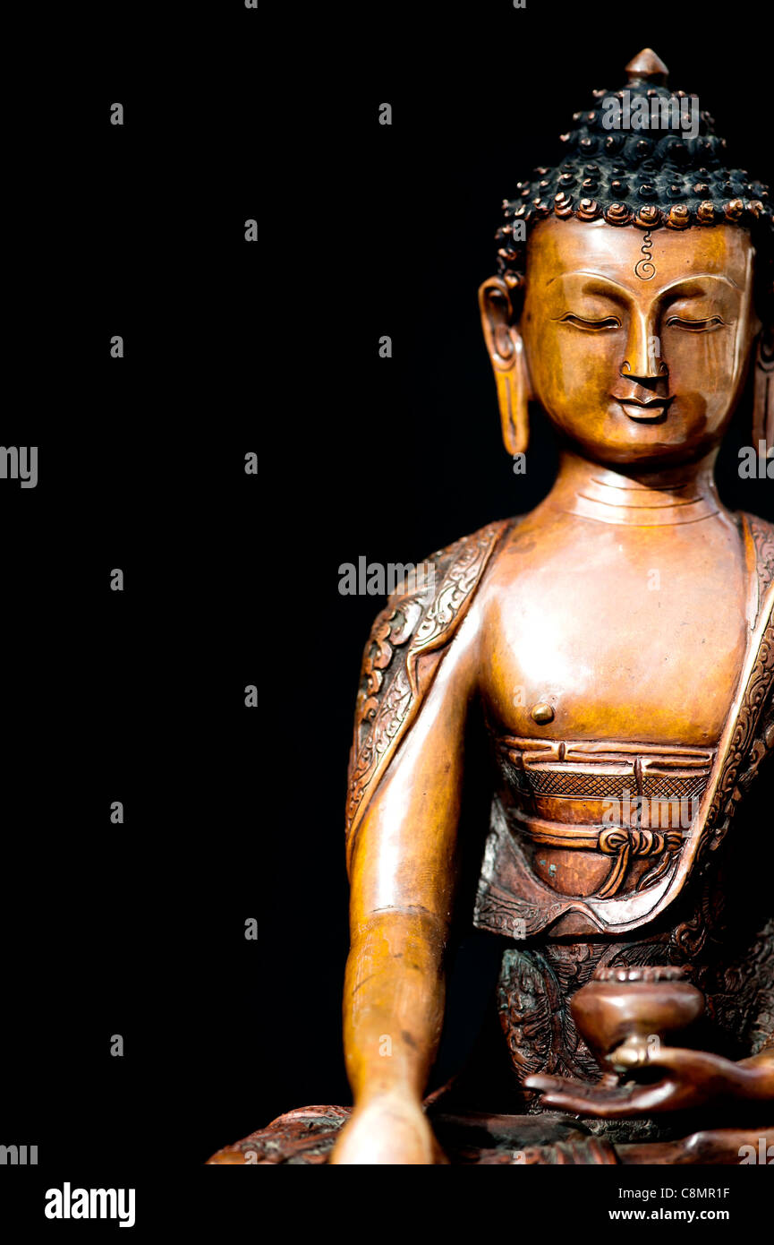 Black buddha statue hi-res stock photography and images - Alamy