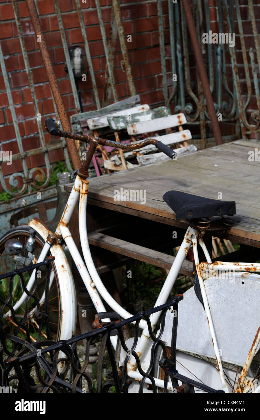 Yard waste recycle hi-res stock photography and images - Alamy