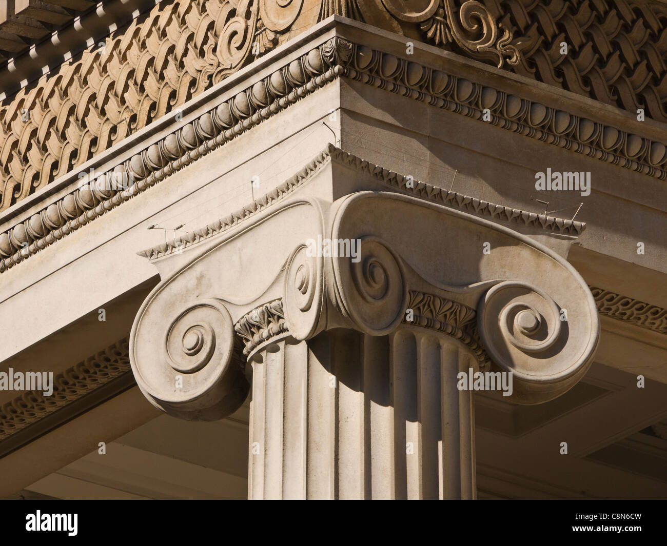 Ionic column hi-res stock photography and images - Alamy
