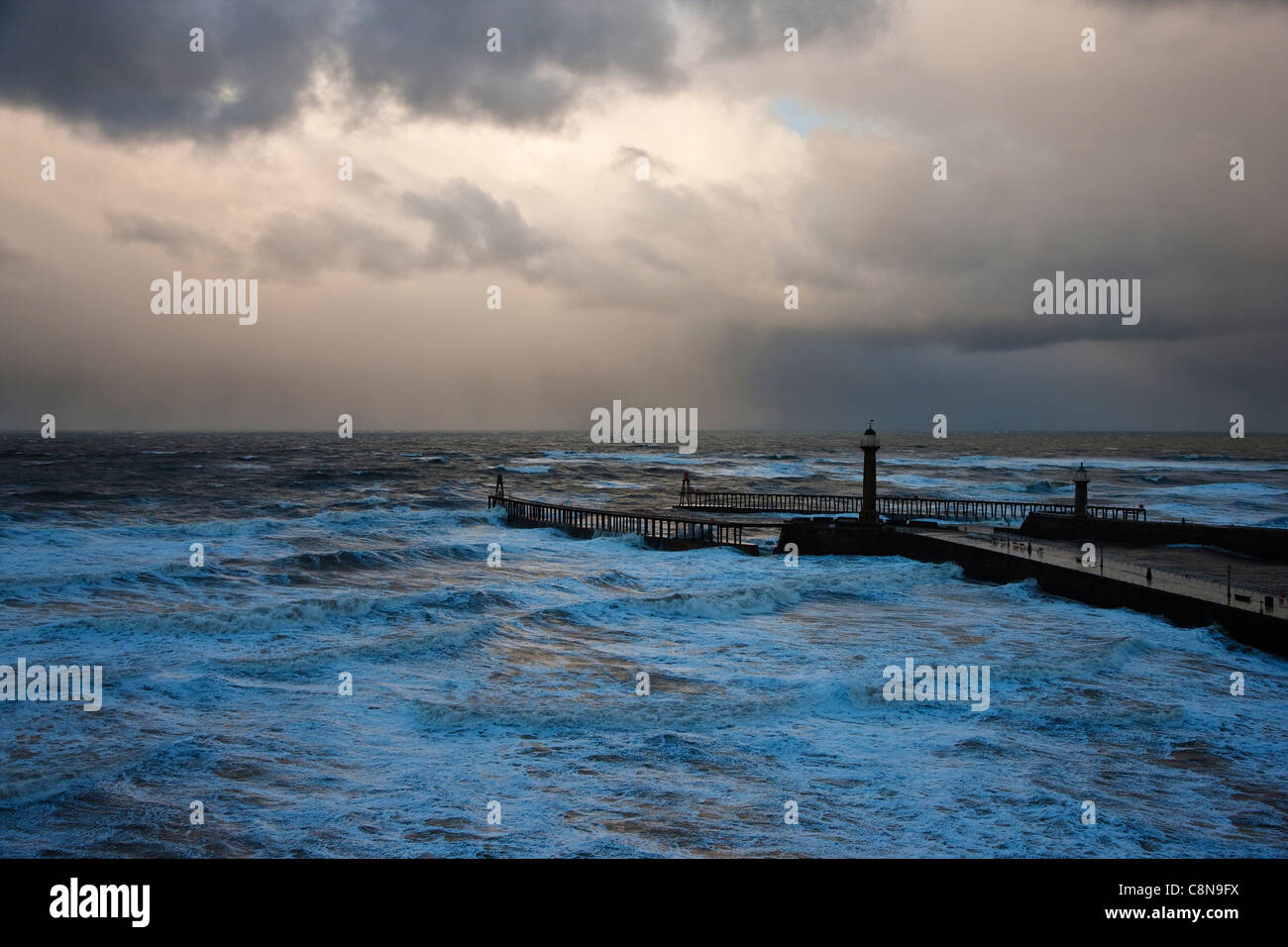 Whitby tide hi-res stock photography and images - Alamy