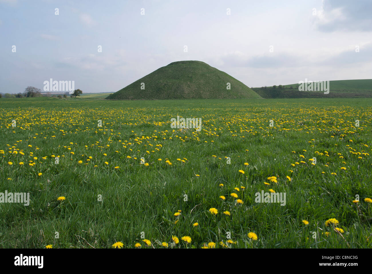 Great Britain, England, Wiltshire, Avebury, Silbury Hill, Europe's ...
