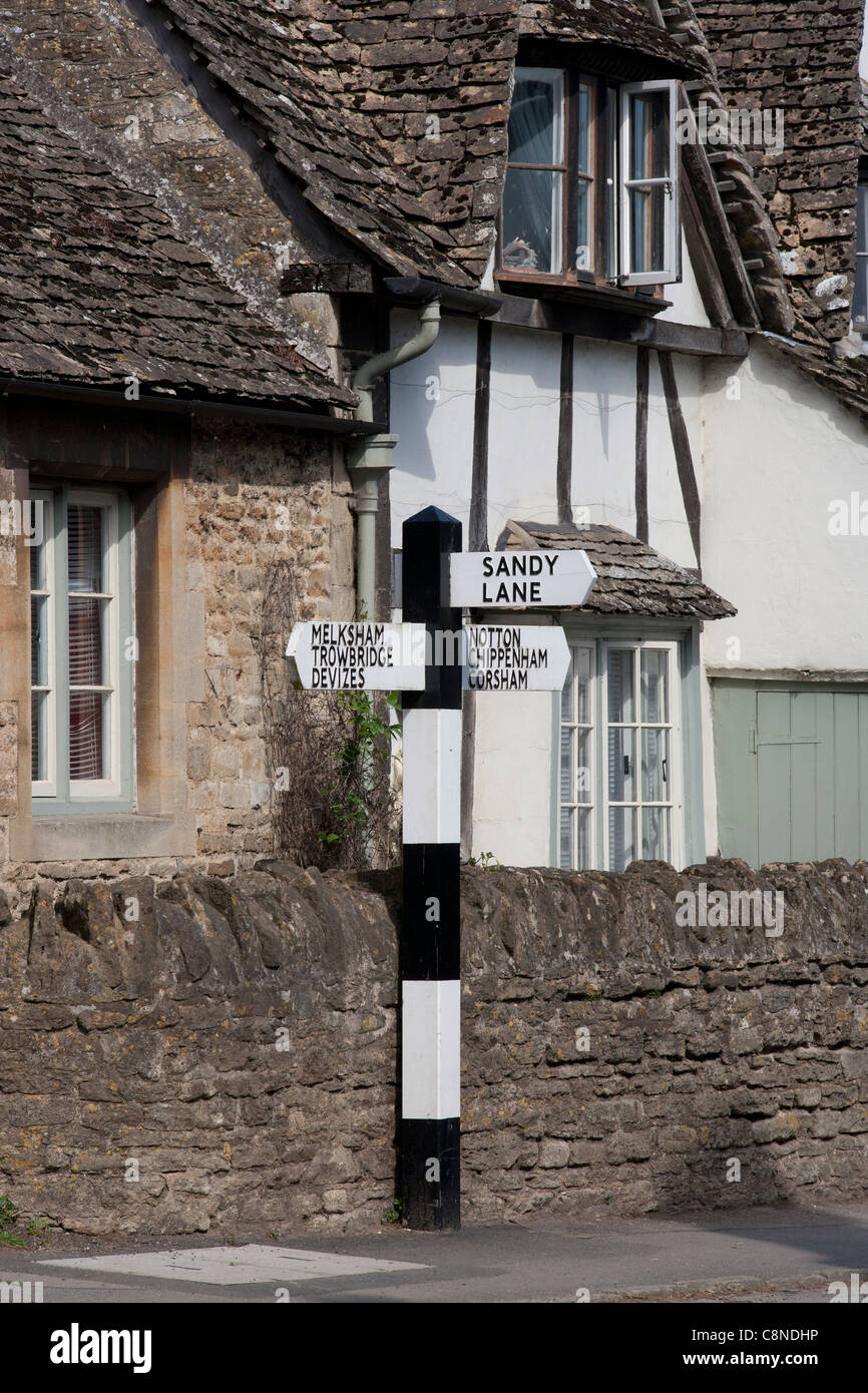 Village signage hi-res stock photography and images - Alamy