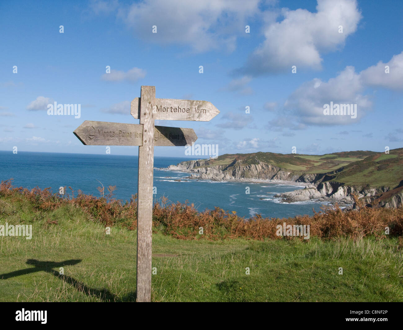 Coastal path sign near mortehoe hi-res stock photography and images - Alamy