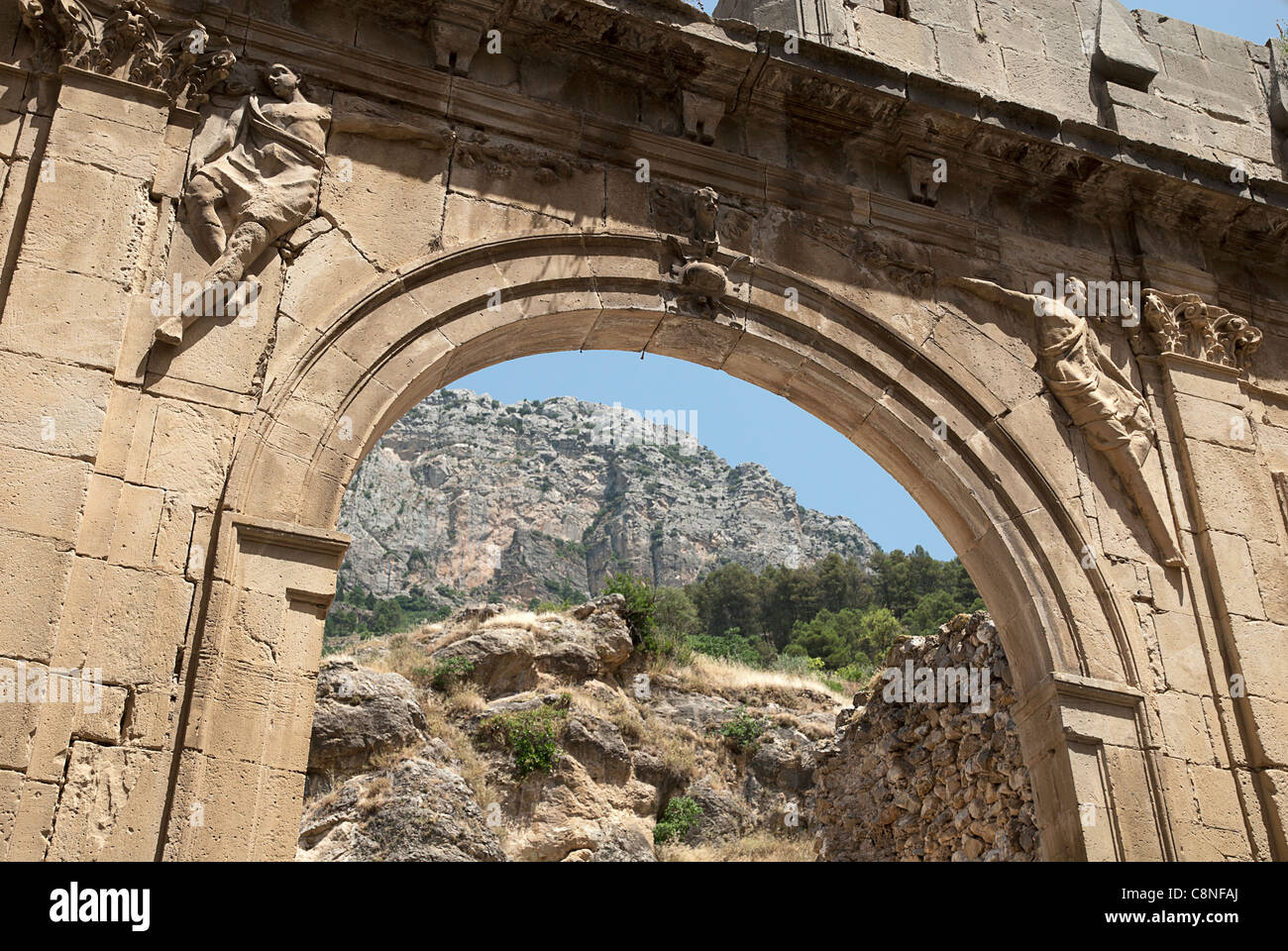 Old stone archway hi-res stock photography and images - Alamy