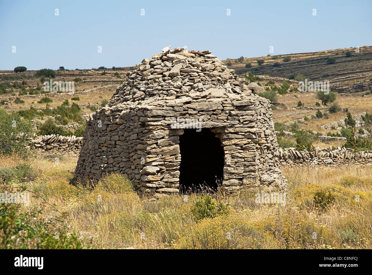 Old stone hut hi-res stock photography and images - Alamy