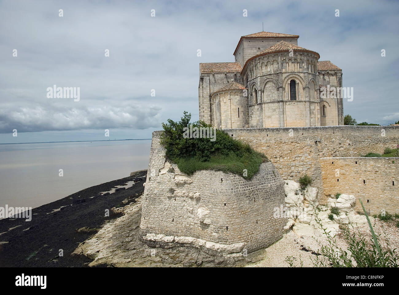 France, Charente-Maritime, Talmont-sur-Gironde, Romanesque church ...