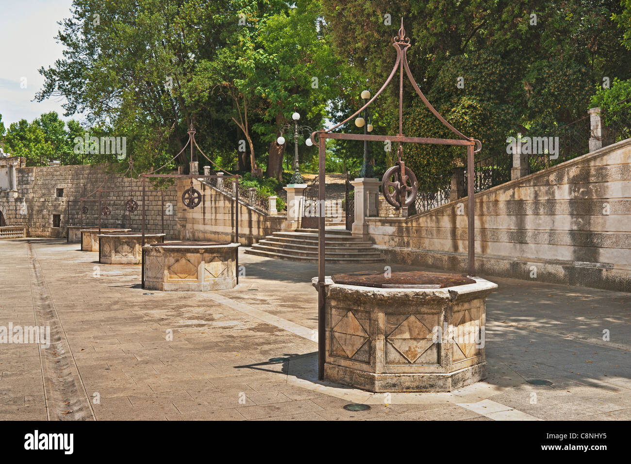 The Five Wells Square was built around 1574. They provided the city up ...