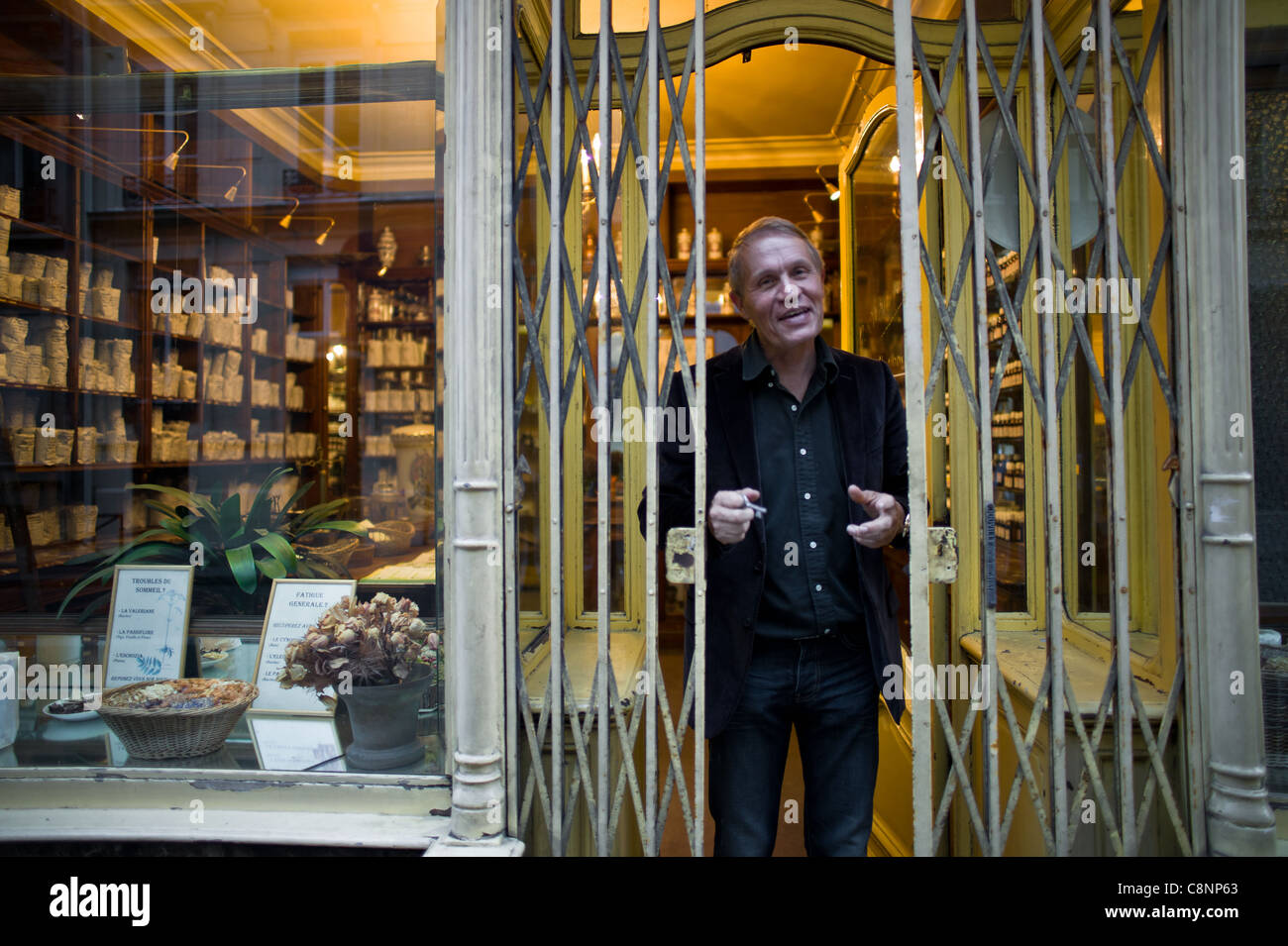 the traditional herbal medicine in danger Portrait of Jean-Pierre ...