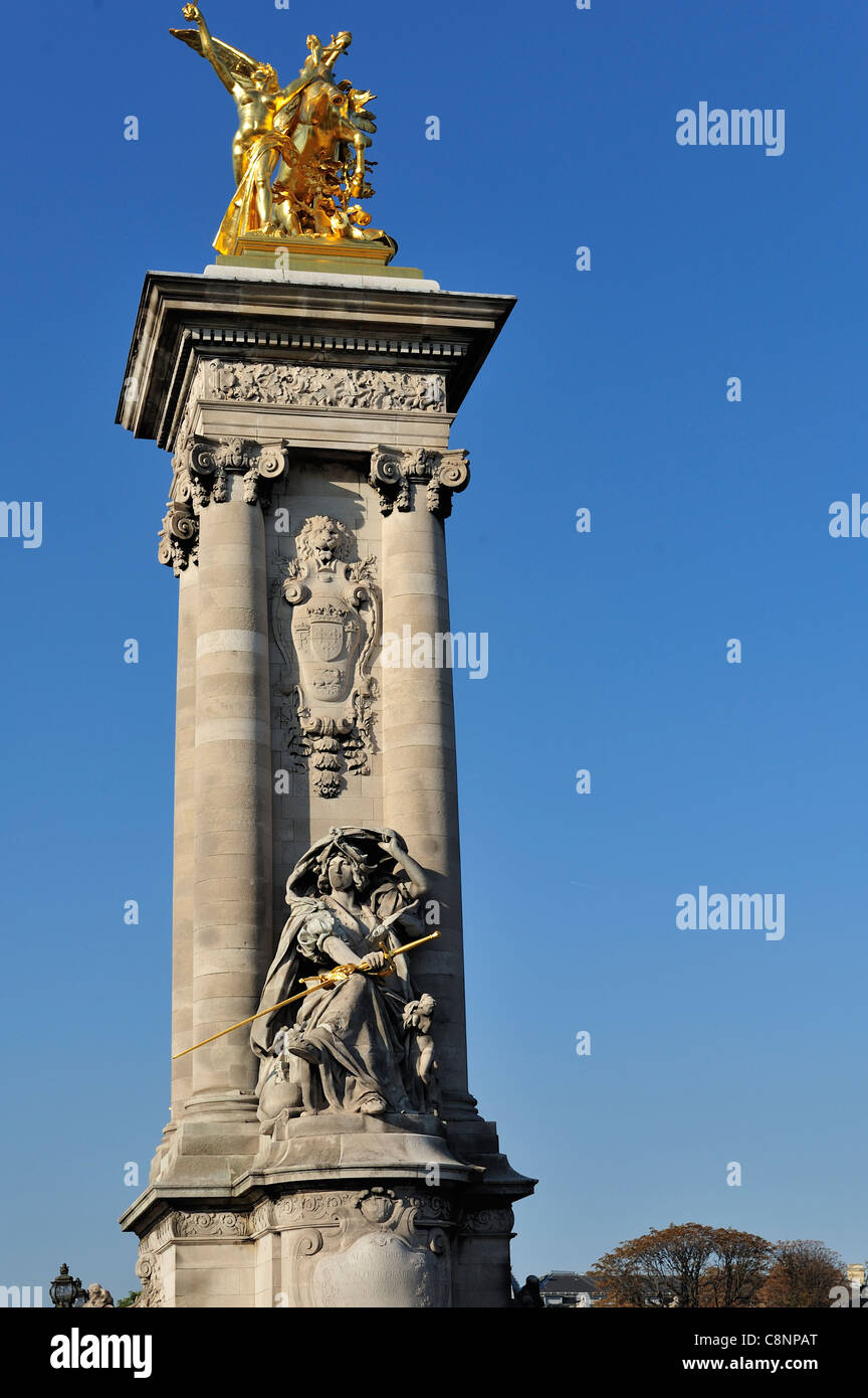 Statue at Concorde Stock Photo - Alamy