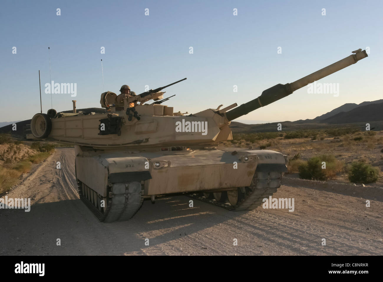 Driving m1a1 abrams tank hi-res stock photography and images - Alamy