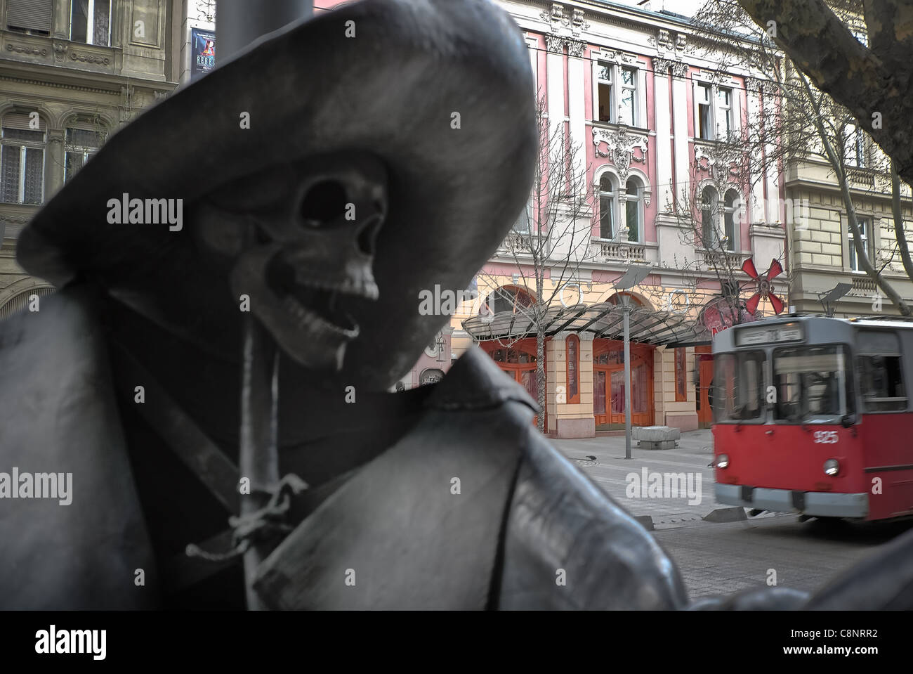 Gabor statue hi-res stock photography and images - Alamy