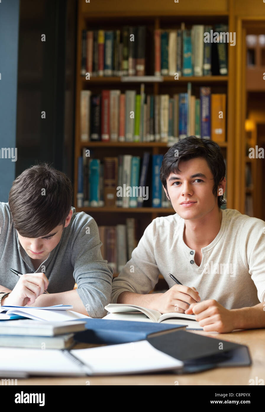 Language students working together hi-res stock photography and images ...