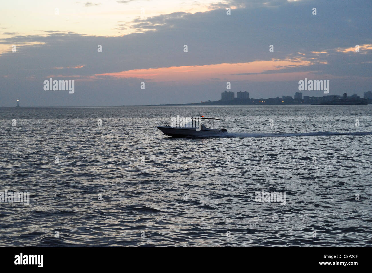 India speedboat hi-res stock photography and images - Alamy