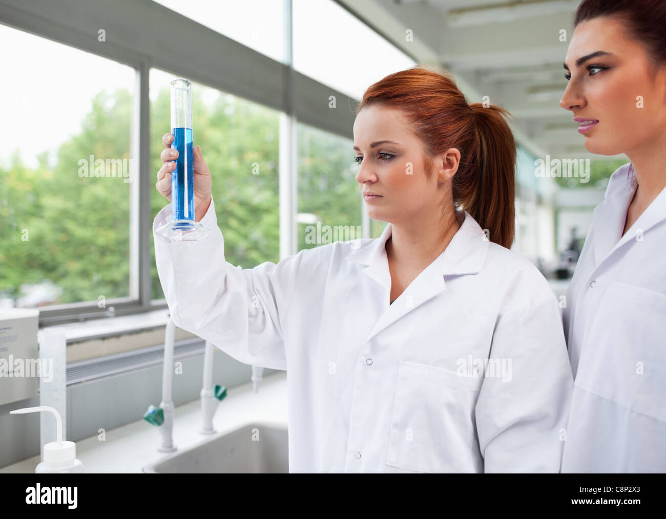 Graduated cylinder hi-res stock photography and images - Alamy