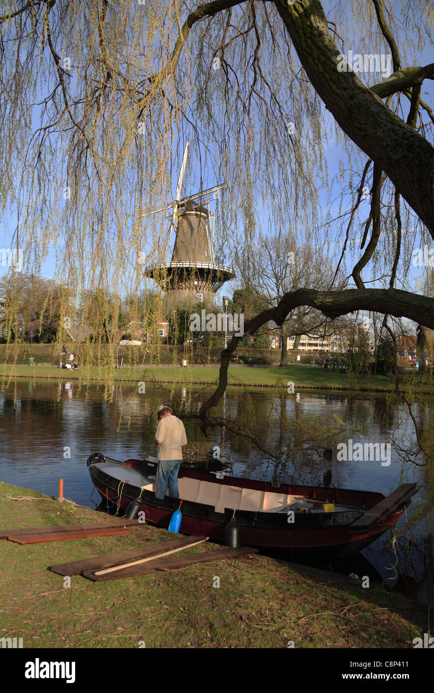 Molen de valk windmill hi-res stock photography and images - Alamy