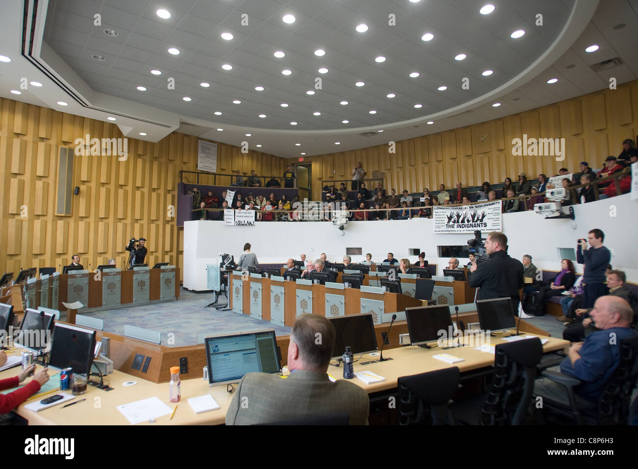 London city hall council chambers special meeting joe fontana hi-res ...