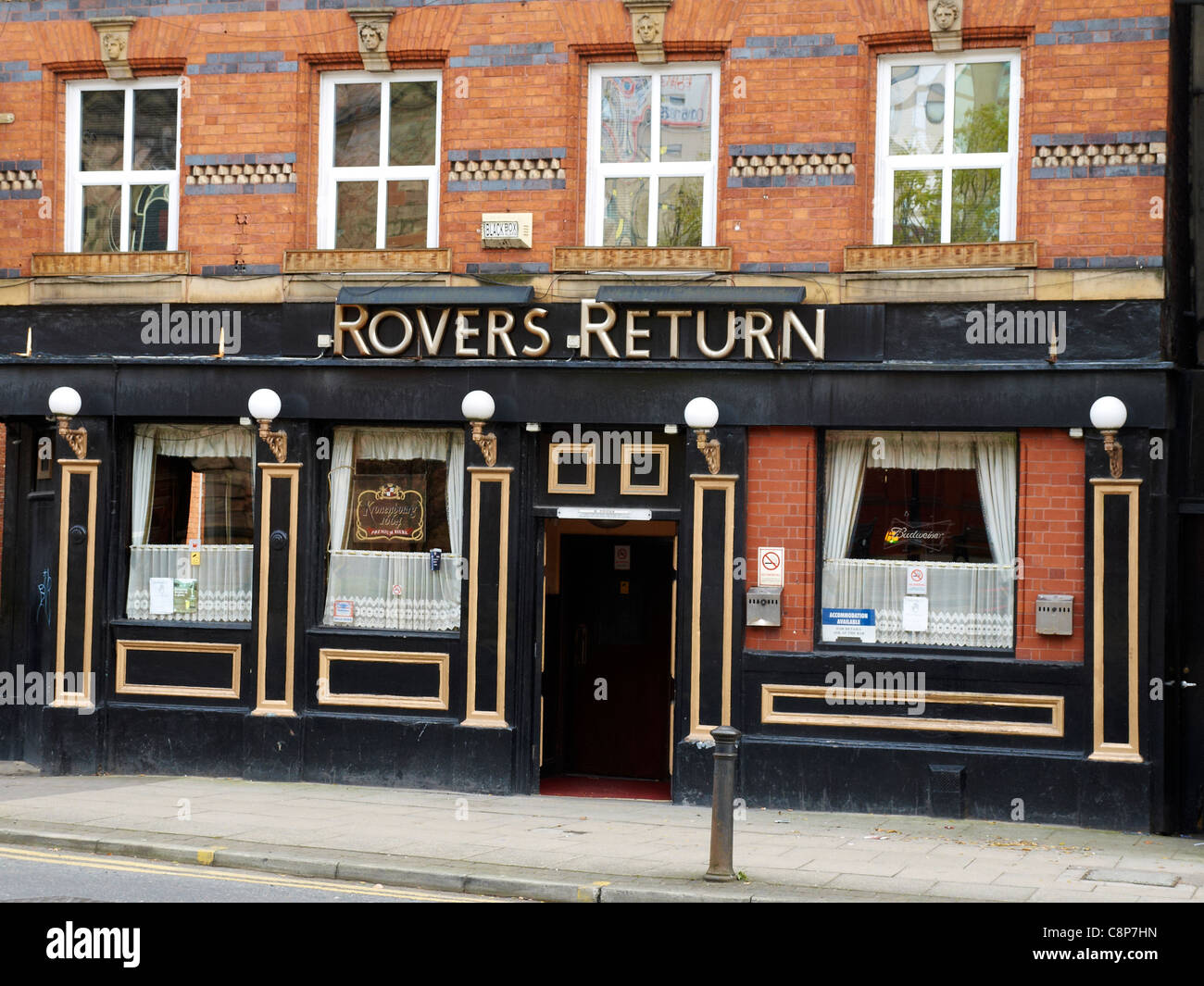 Rovers return pub hi-res stock photography and images - Alamy